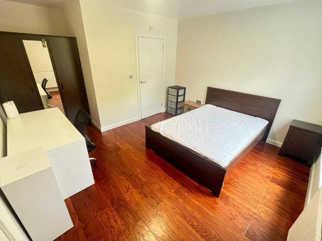 Room at Earlham Road, Norwich