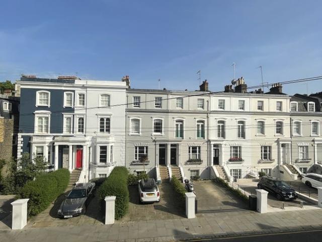Room at Earl's Court Gardens, Greater London