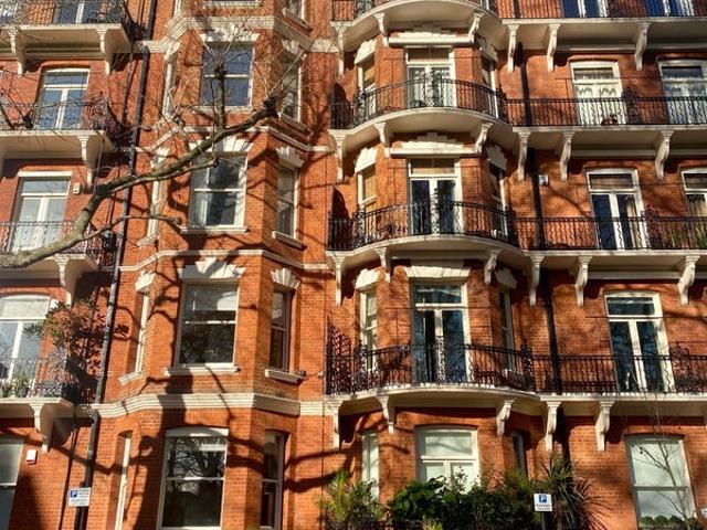 Room at Earl's Court Road, Greater London