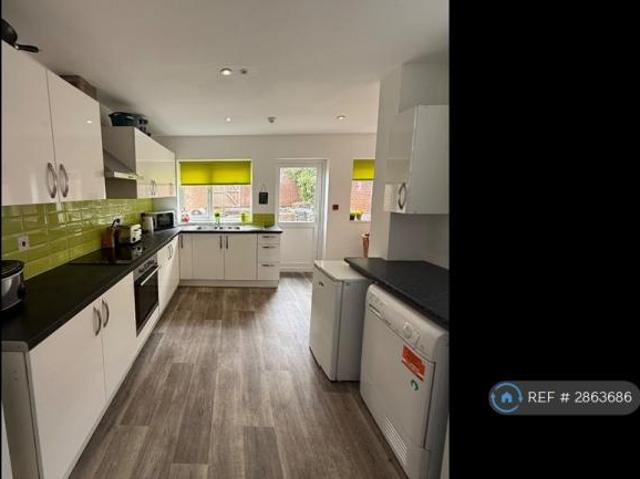 Room at Earlsdon Avenue North, Coventry