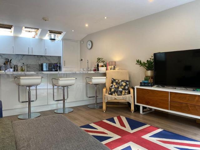 Room at Earlsfield Road, Greater London