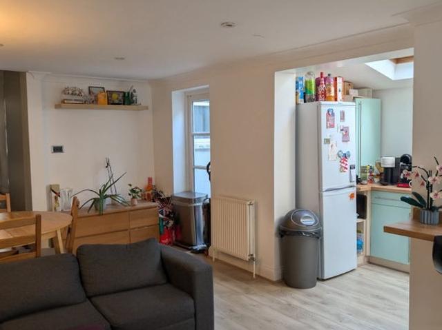 Room at Earlsfield Road, Greater London