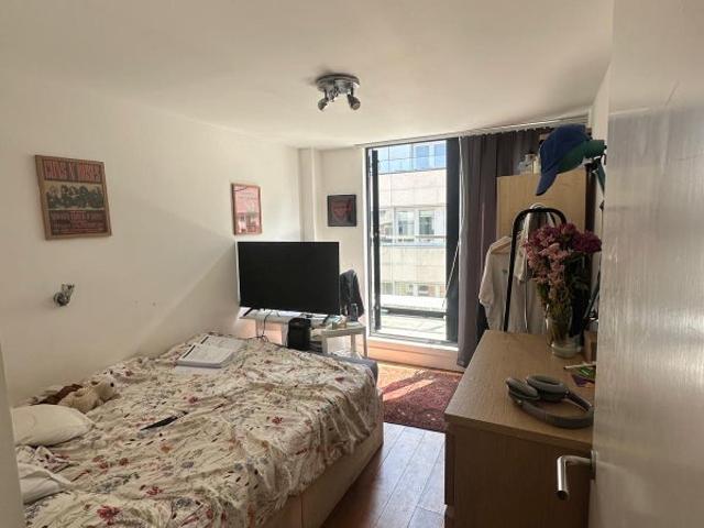 Room at Ebenezer Street, Greater London