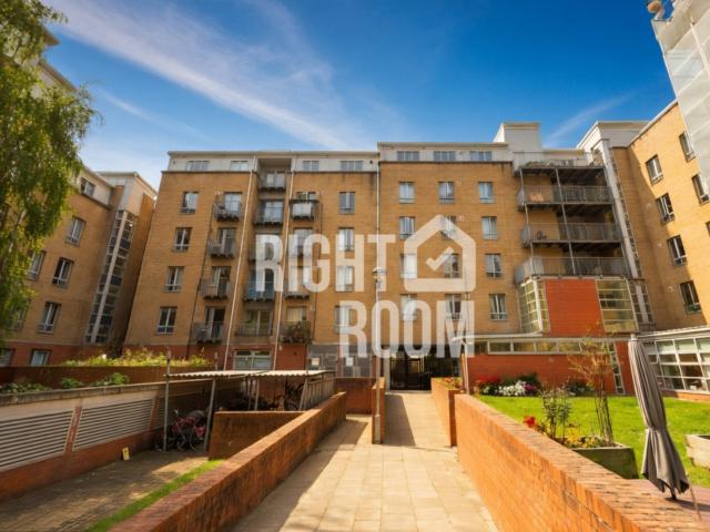 Room at Ebenezer Street, Greater London