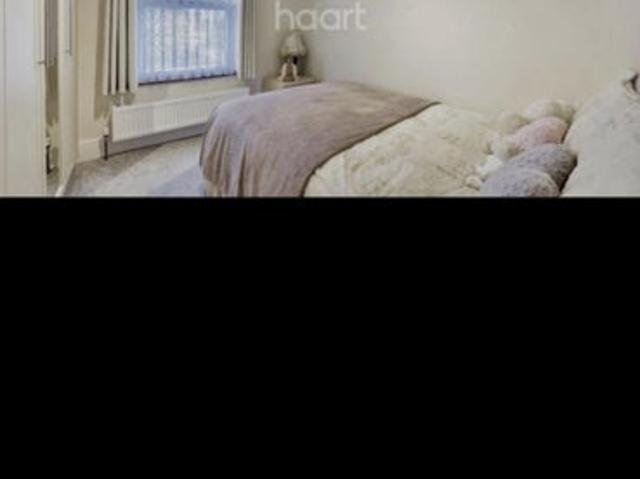 Room at Ecclesbourne Road, Greater London