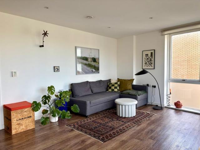 Room at Eckington Lane, Greater London
