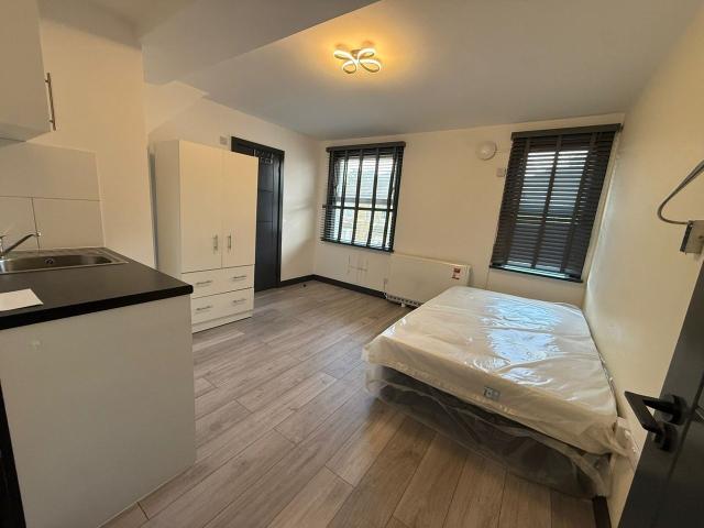 Room at Edgar Road, Greater London