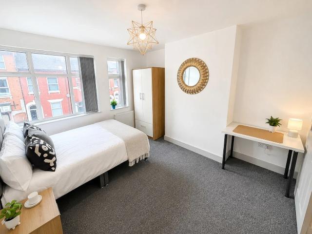 Room at Edgbaston Road, Birmingham