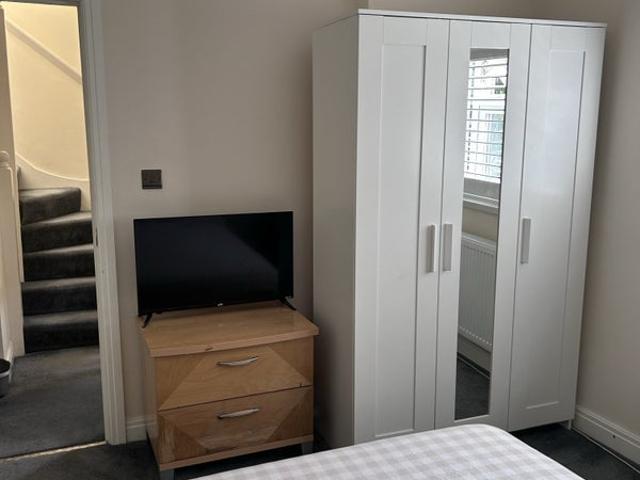 Room at Edgecoombe, Greater London