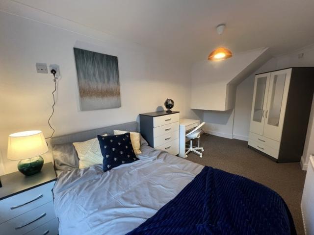 Room at Edgecote Close, Manchester