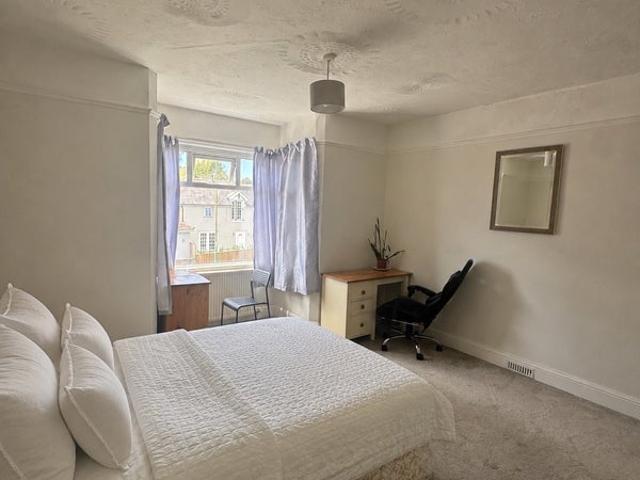 Room at Edgehill Road, Bournemouth