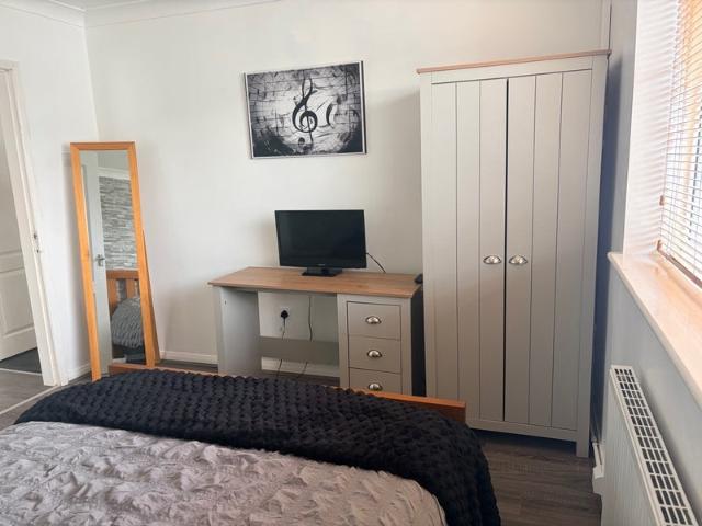 Room at Edinburgh Road, Bolton