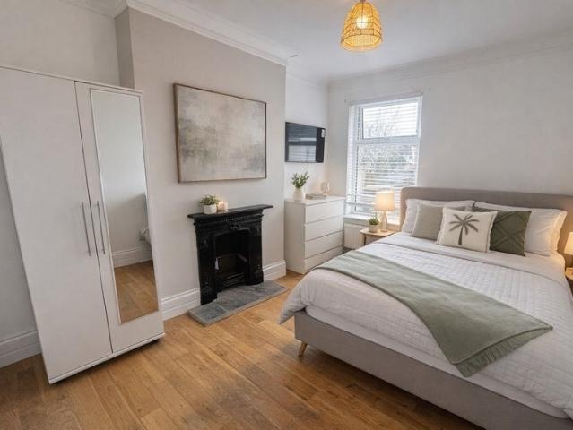 Room at Edinburgh Road, Gillingham