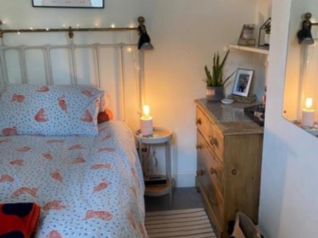 Room at Edith Road, Greater London