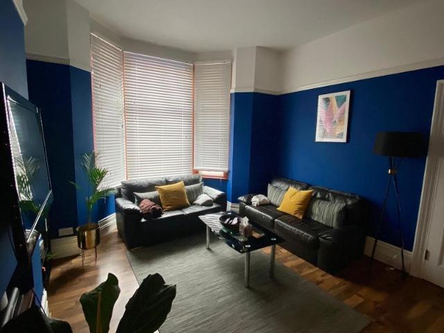 Room at Edith Road, Greater London