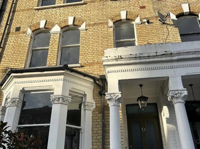 Room at Edith Road, Greater London