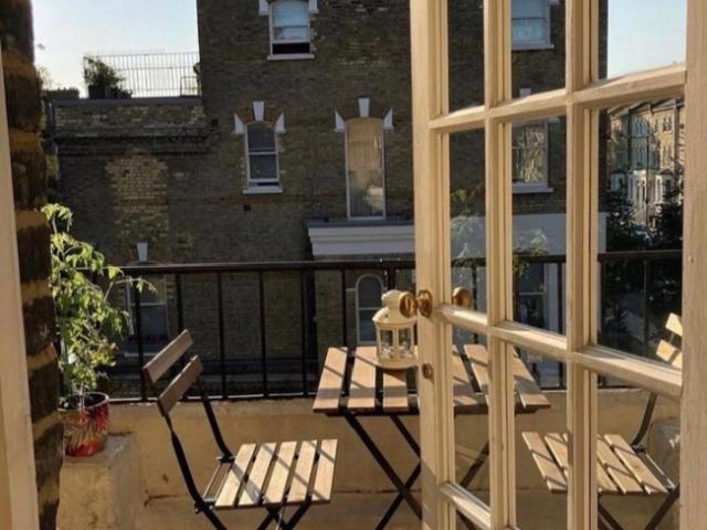 Room at Edith Road, Greater London