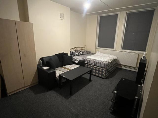 Room at Edmund Street, Greater London