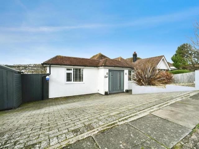 Room at Edward Avenue, Brighton