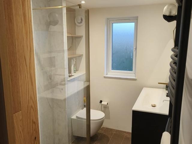 Room at Edward Avenue, Greater London