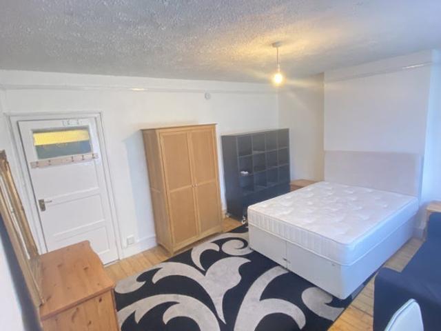 Room at Effra Road, Greater London