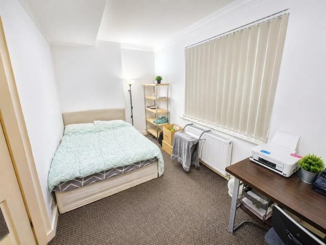 Room at Egerton Road North, Manchester
