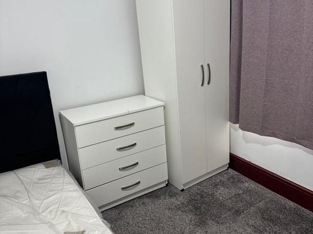 Room at Eland Street, Nottingham