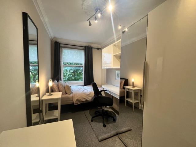 Room at Elgin Avenue, City of Westminster