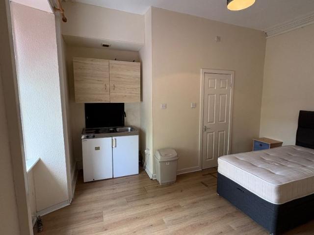 Room at Elgin Street, Dunfermline