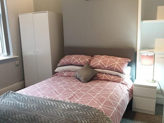 Room at Eldon Street, Preston