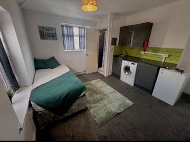 Room at Elder Grove, Wakefield