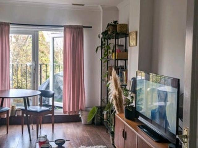 Room at Elderfield Road, Greater London