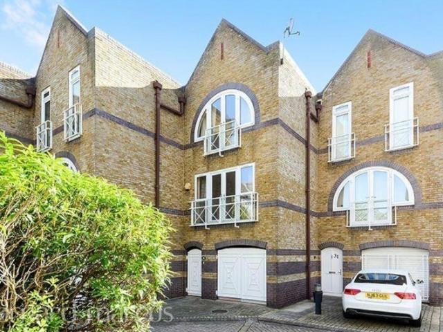 Room at Eleanor Close, Greater London