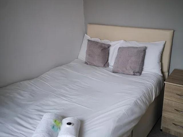 Room at Electricity Street, Crewe