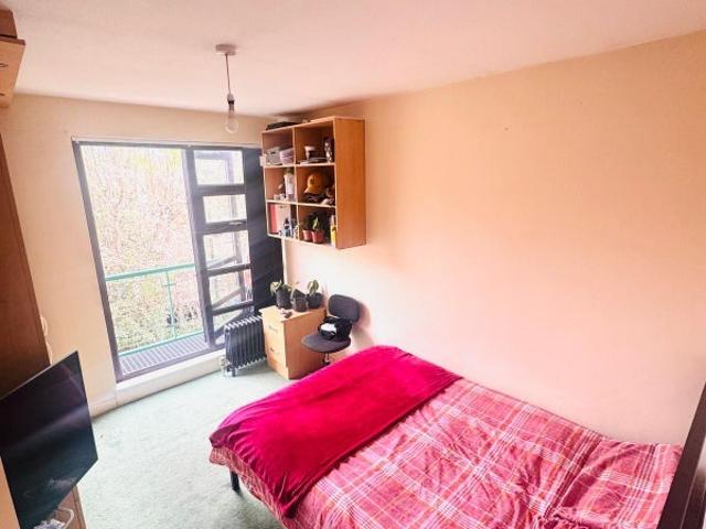 Room at Elephant Lane, Greater London