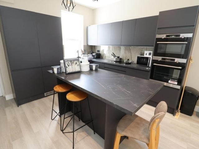 Room at Elephant Road, Greater London