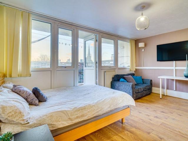 Room at Elf Row, Greater London