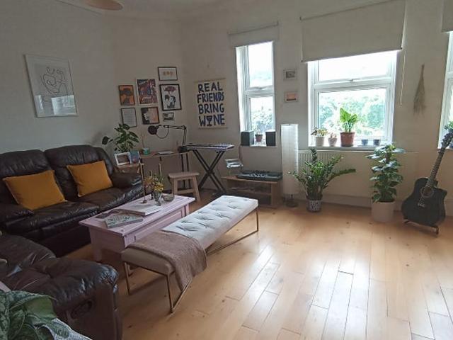 Room at Elfort Road, Greater London
