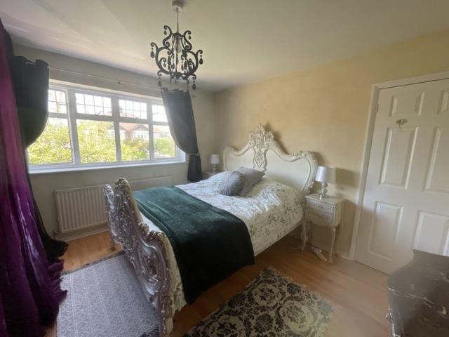 Room at Elizabeth Way, Greater London