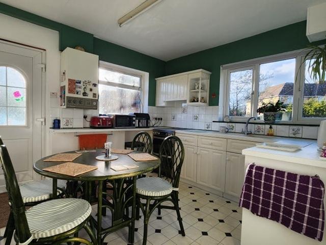 Room at Elizabeth Way, Stoke Poges