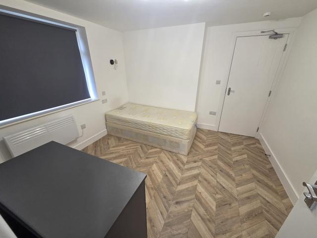 Room at Elizabethan Way, Borough of Spelthorne