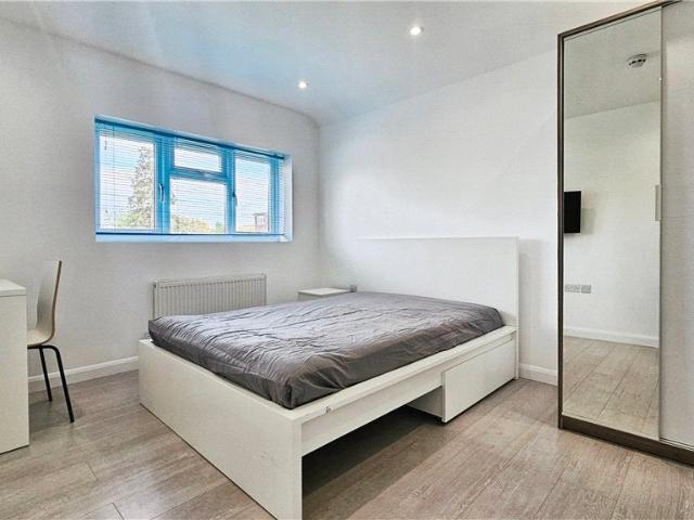 Room at Elizabethan Way, Borough of Spelthorne