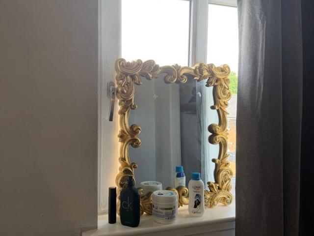 Room at Ellerslie Crescent, Glasgow