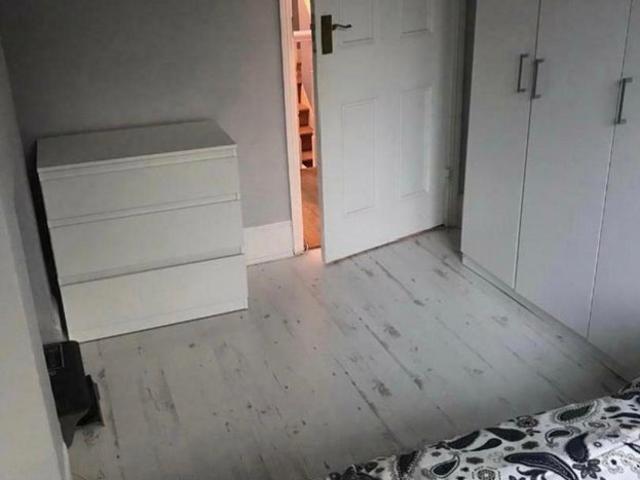 Room at Ellesmere Road, Greater London