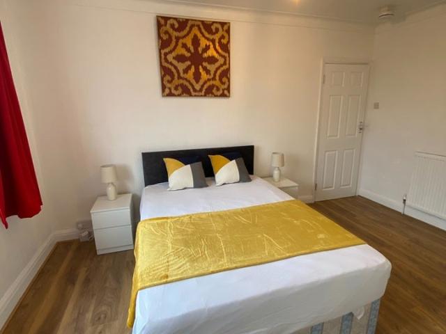 Room at Ellesmere Road, Greater London