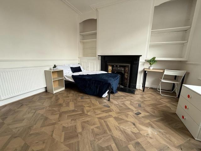Room at Ellesmere Street, Failsworth