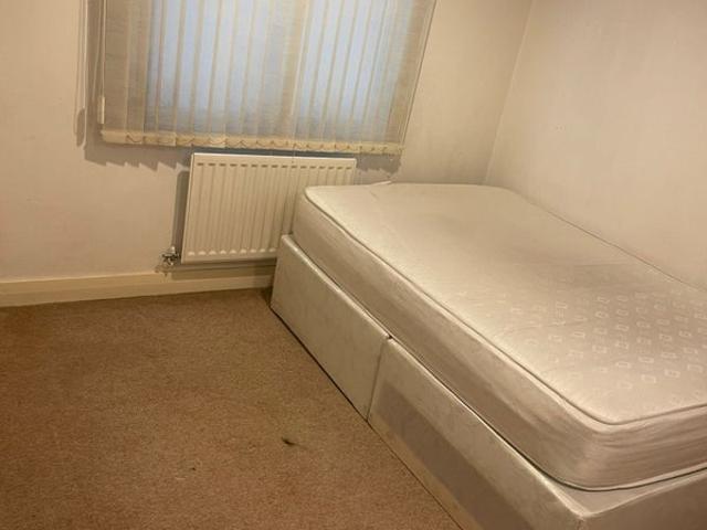 Room at Ellesmere Street, Manchester