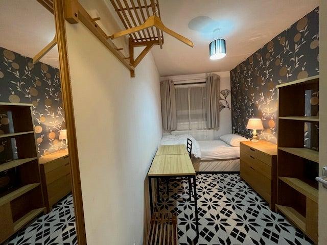 Room at Elliot Close, Greater London