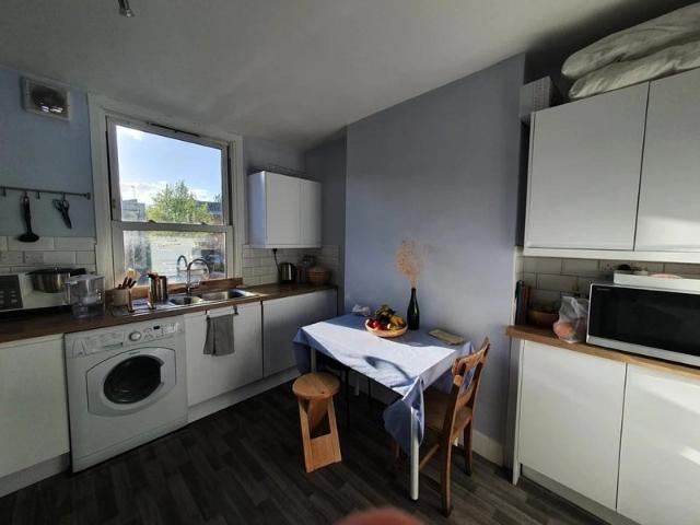 Room at Elliott's Row, Greater London