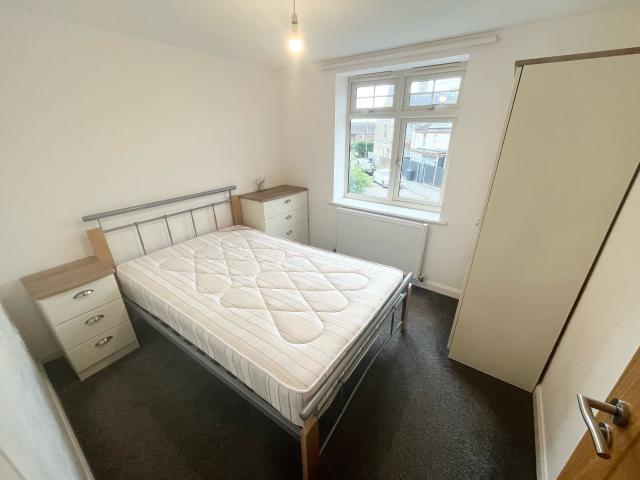Room at Elm Street, Peterborough